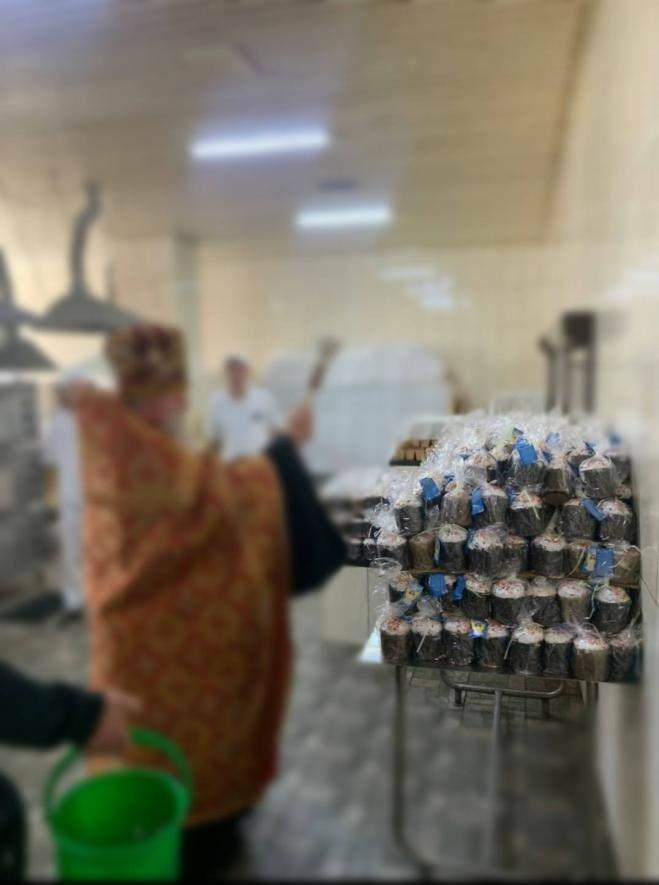 У державних пенітенціарних установах на Криворіжжі відзначили Великдень з пасками та попами УПЦ ...