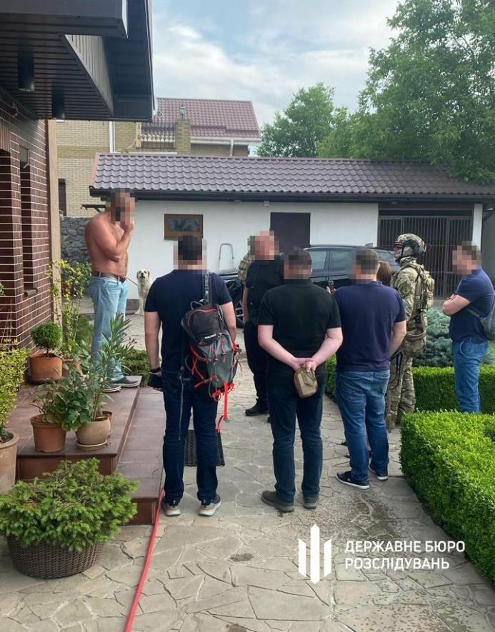 Эксзамначальника полиции Днепропетровщины во время работы правоохранителем приобрел ...